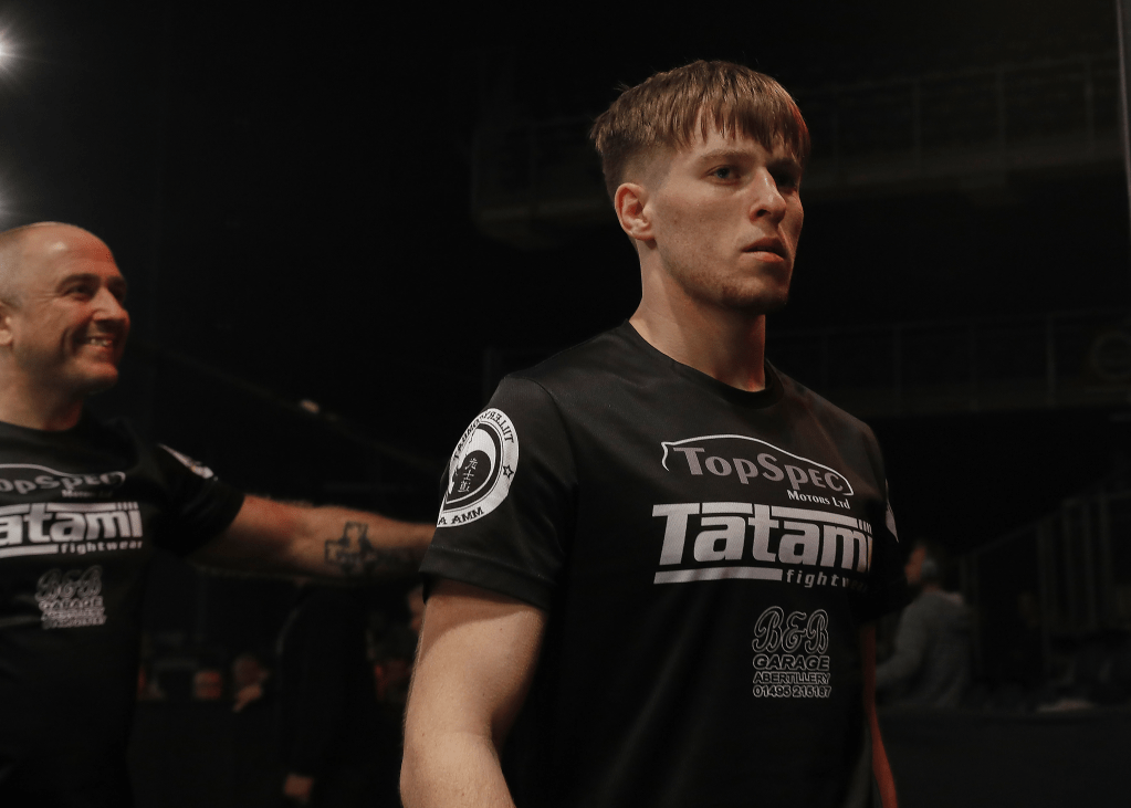 Jack Shore vs Mike Ekundayo For The Bantamweight Title at CW100 ...