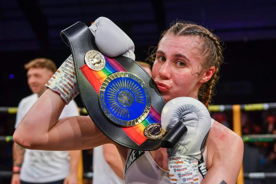 Emma Dolan Beats Nicola Hopewell To Retain Her Commonwealth Super ...