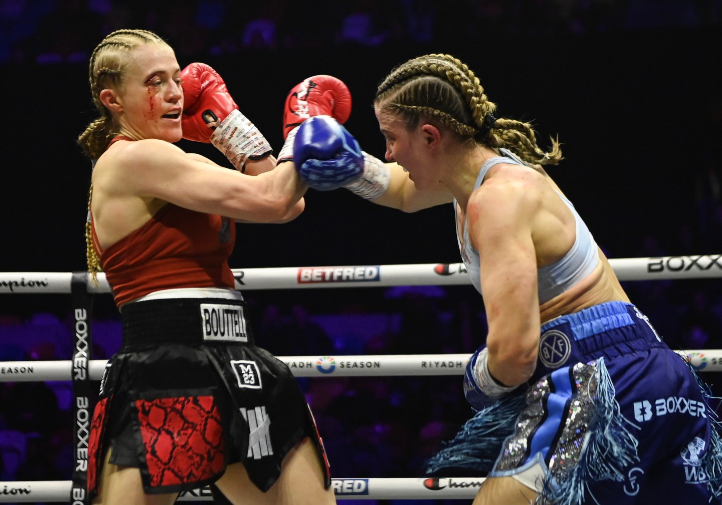 Ringside Report: Francesca Hennessy Edges Ellie Bouttell in London ...